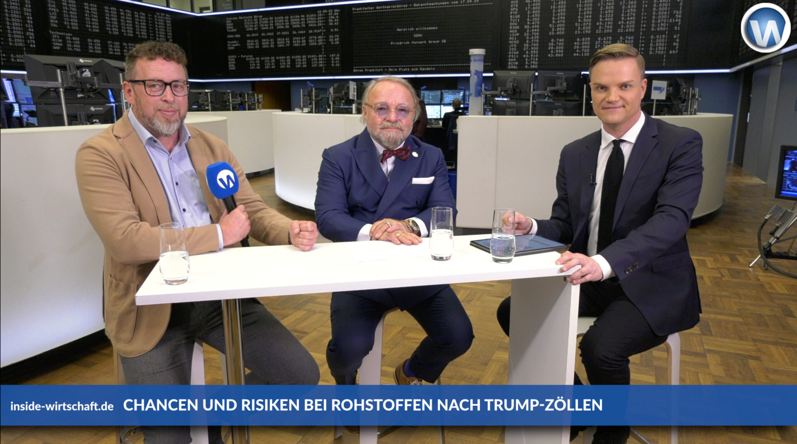 Tino Leukhardt/ Rolf B. Pieper: "Trump hat der Welt den Mittelfinger ...